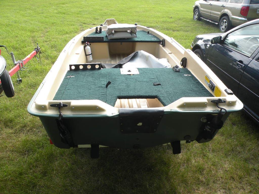 2005 Sun Dolphin Pro-120 12ft boat w/trailer SN-J0K00046K506