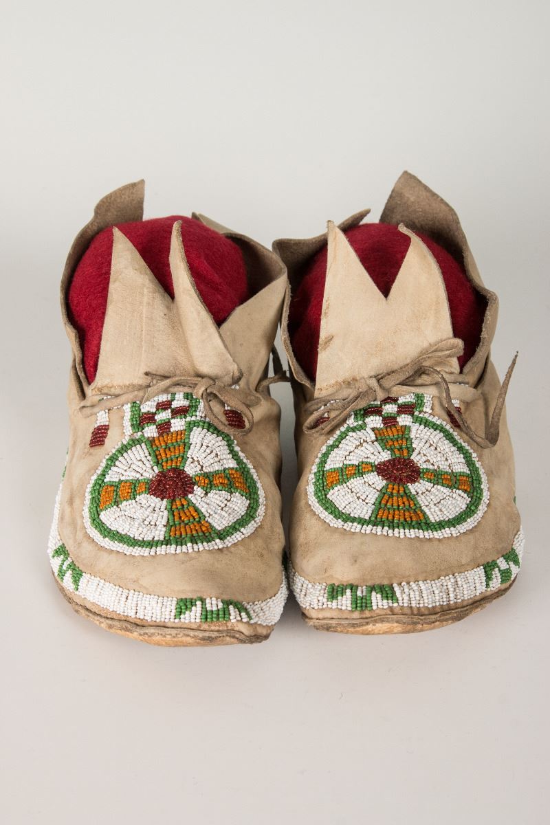 Cheyenne Beaded Women’s Moccasins, 9 ½” long