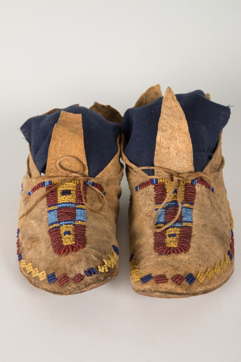 Cheyenne Beaded Woman's Moccasins, 9 ½" long