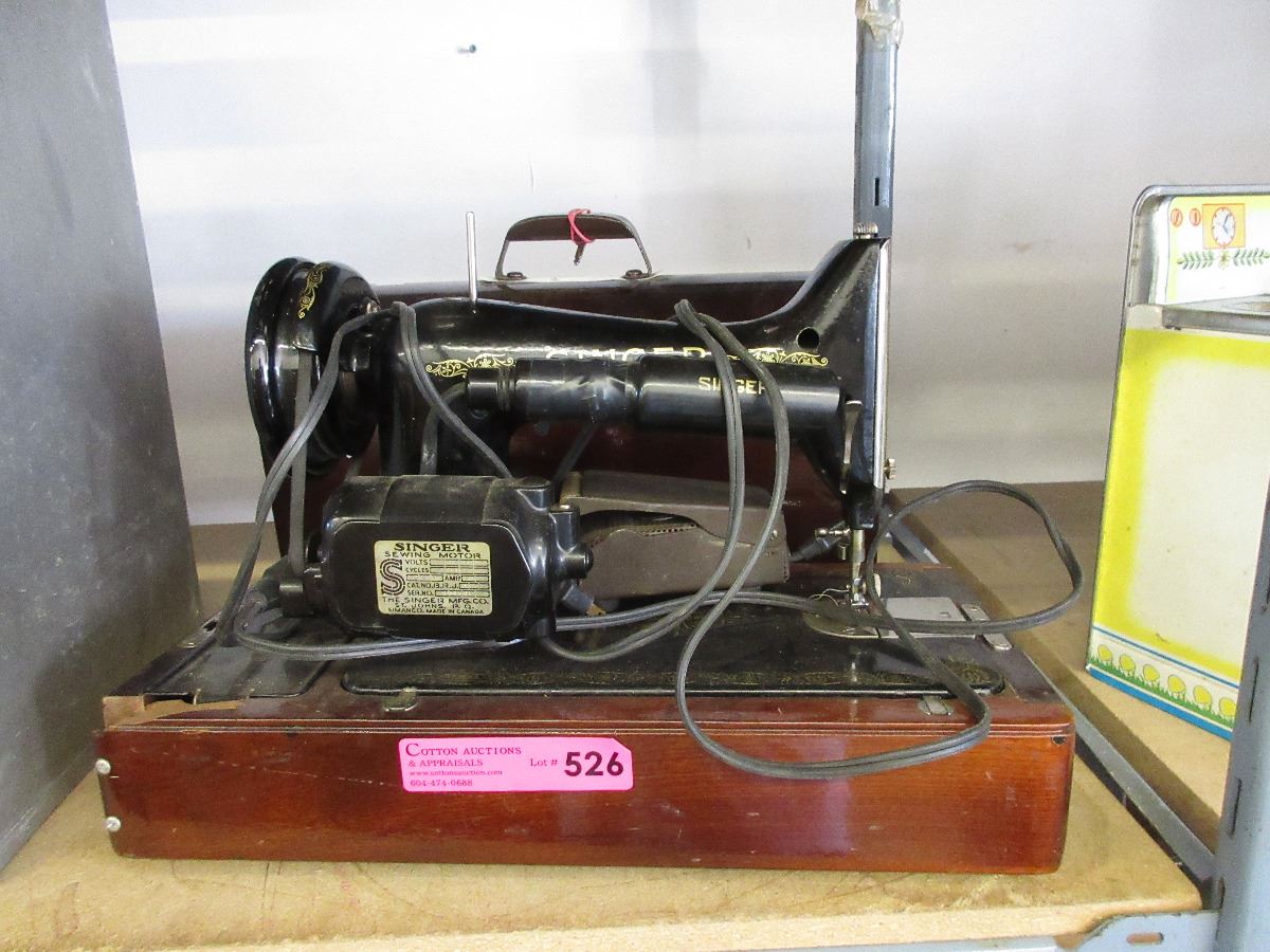 Vintage Singer portable sewing machine - circa 1950