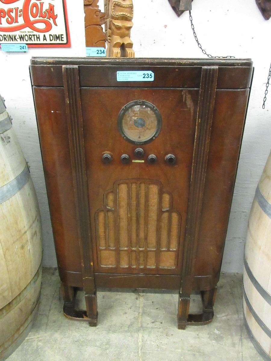 Vintage "RCA Victor" floor standing radio