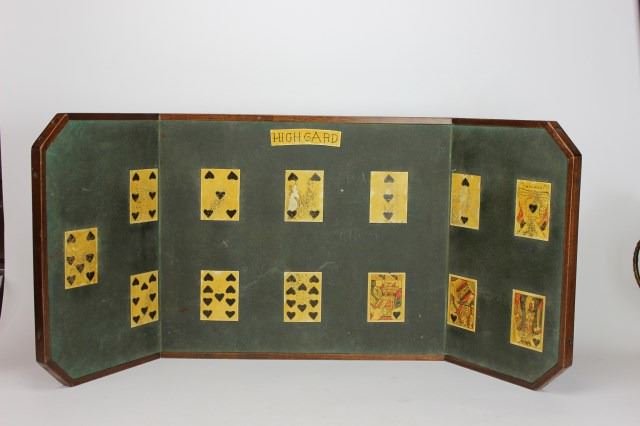 Folding Faro layout and case keeper,