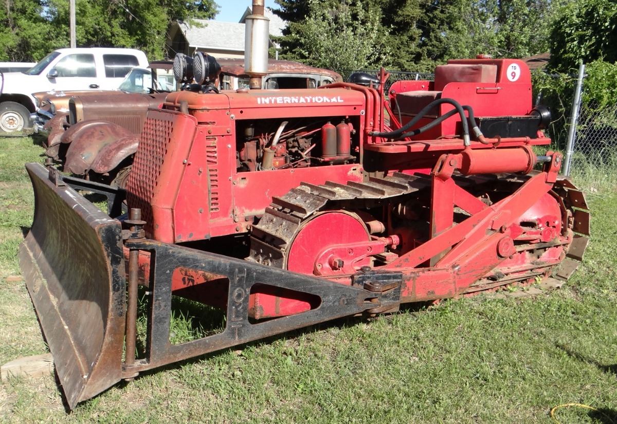 1952 IHC TD9 crawler