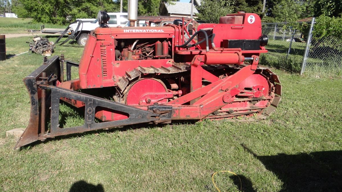 1952 IHC TD9 crawler