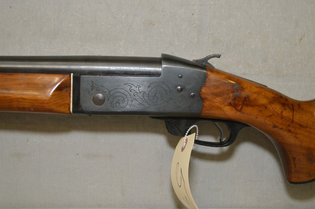 CIL Model 402 12 ga. 2 3/4" single shot break action shotgun w/ 30" bbl ...