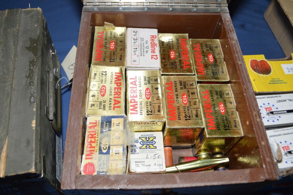 Wooden Crate : Approx 9 Boxes .12 Ga Shot Shells