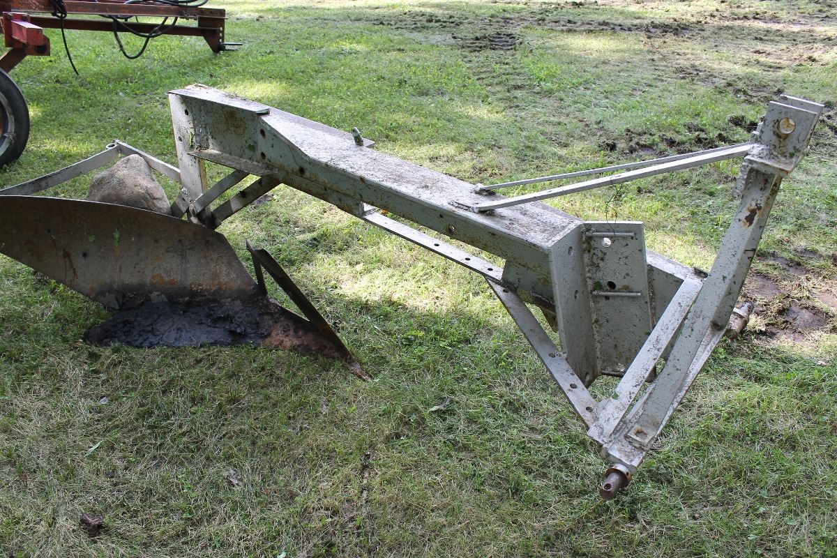 3 PT BREAKING PLOW (DITCHER)