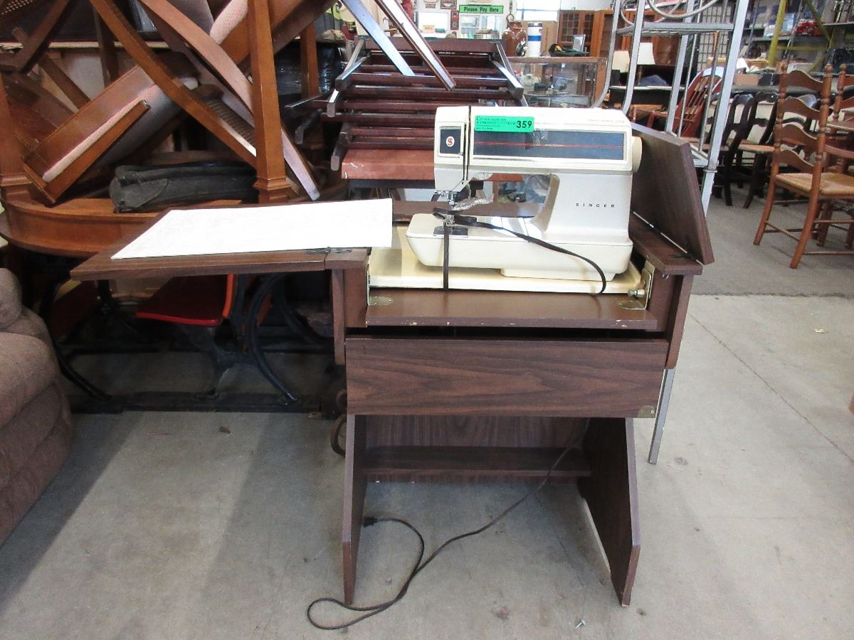 Singer Touch-Tronic 2001 sewing machine - used