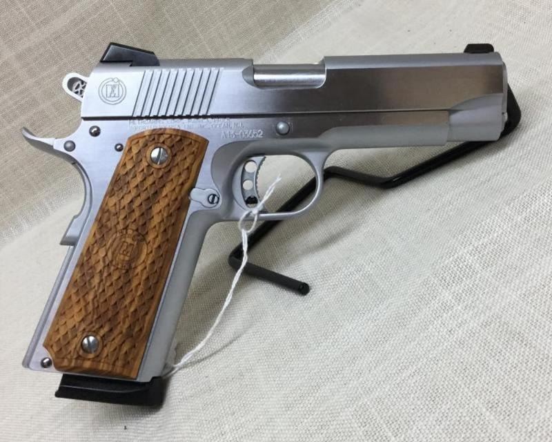 American Classic 1911 Commander .45 ACP Chrome with wood grips