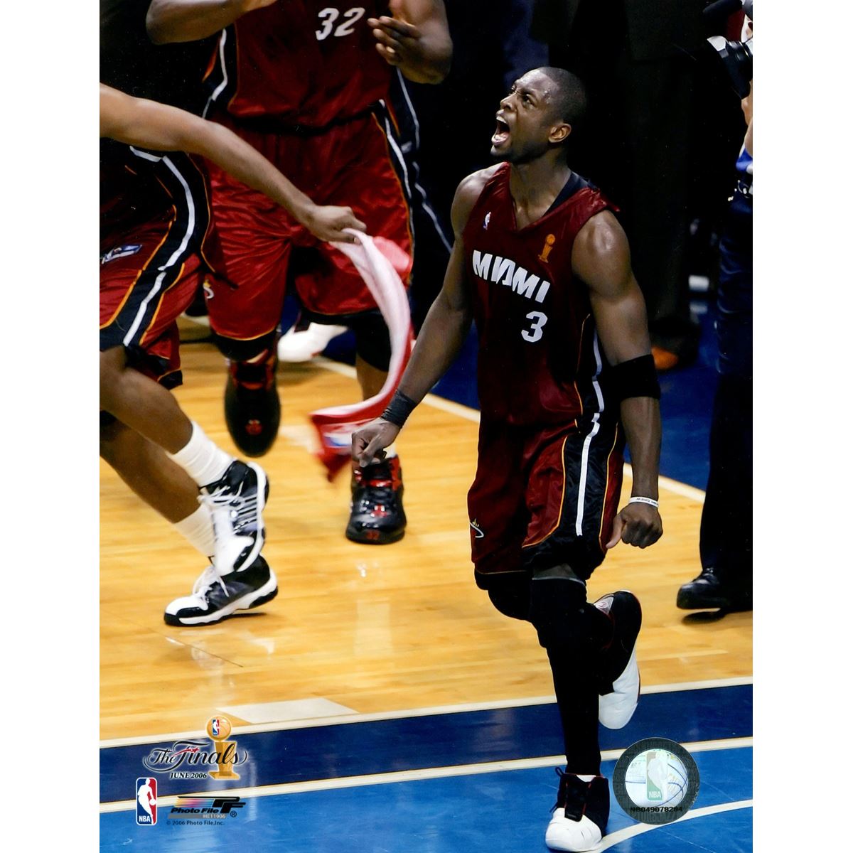 Dwyane Wade Miami 2006 Finals Celebration 8X10 Photo (PF)