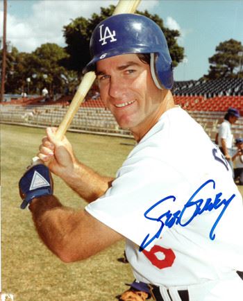 Steve Garvey Signed Los Angeles Dodgers 8X10 Photo (Swing Pose)