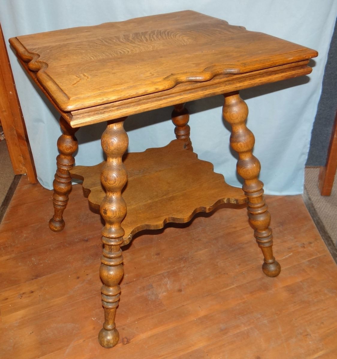 Oak parlor table, 28” h x 24” square, turned legs