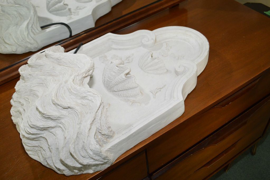 Wall mount shell motif water fountain