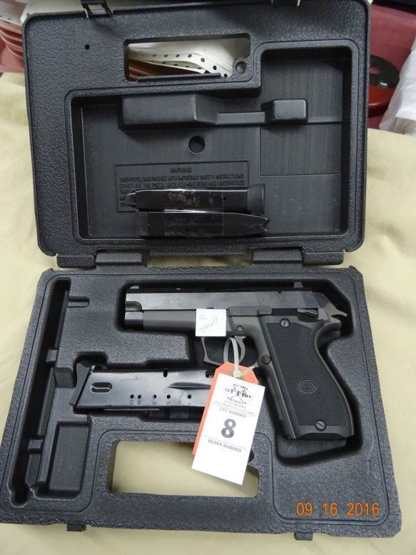 Daewoo #DH40 MKI 40 S&W Pistol w/Case S# DA001890
