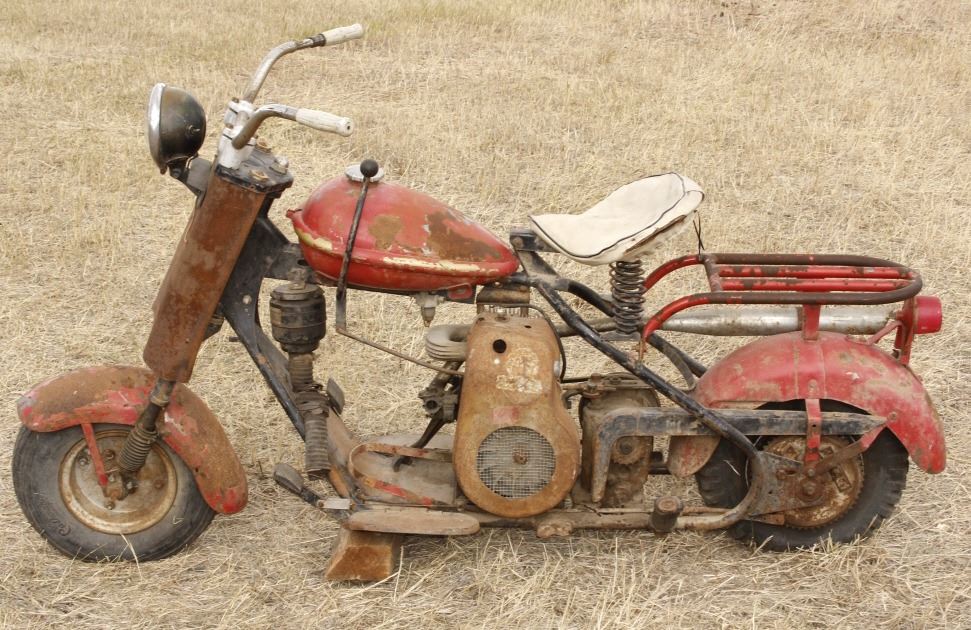 1958 Cushman Eagle Scooter with Husky 17M8-3