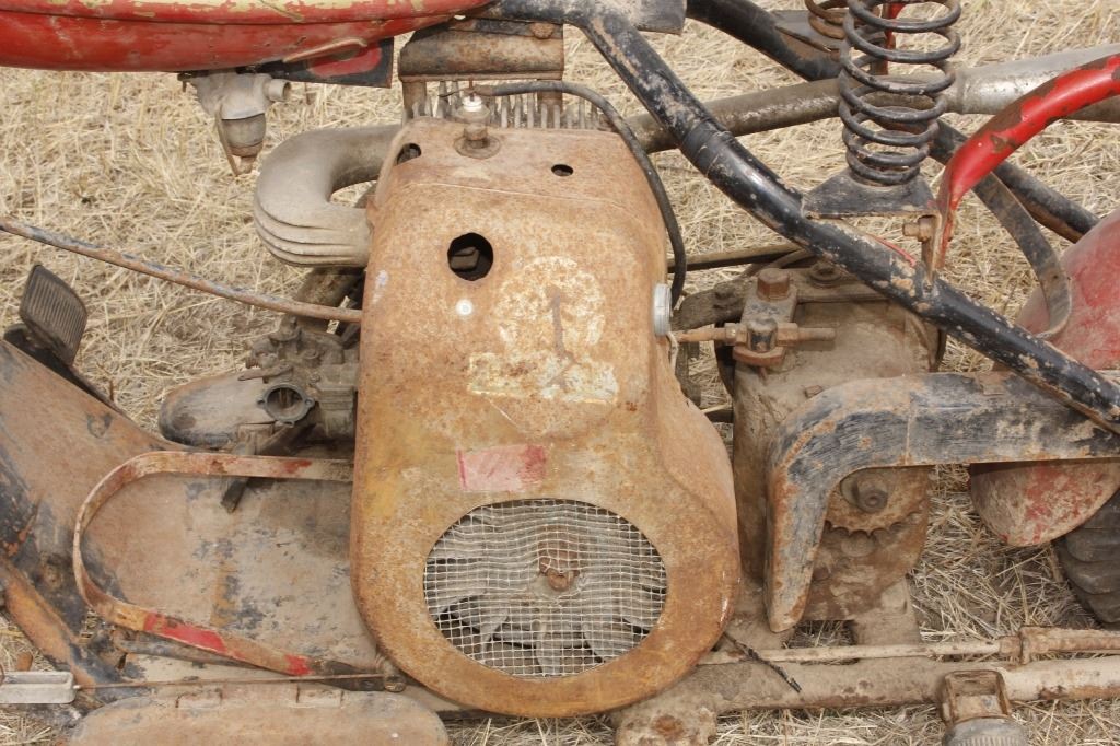 1958 Cushman Eagle Scooter with Husky 17M8-3