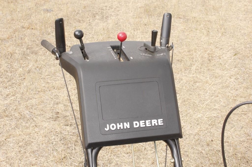 John Deere TRS26 Snow Blower