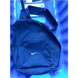 BLACK NIKE BACK PACK