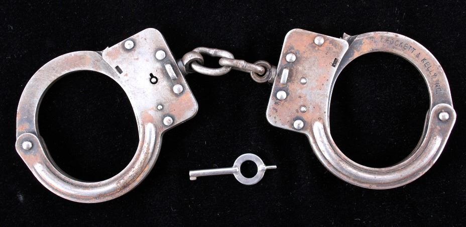 Crockett & Kelly Handcuffs with Key