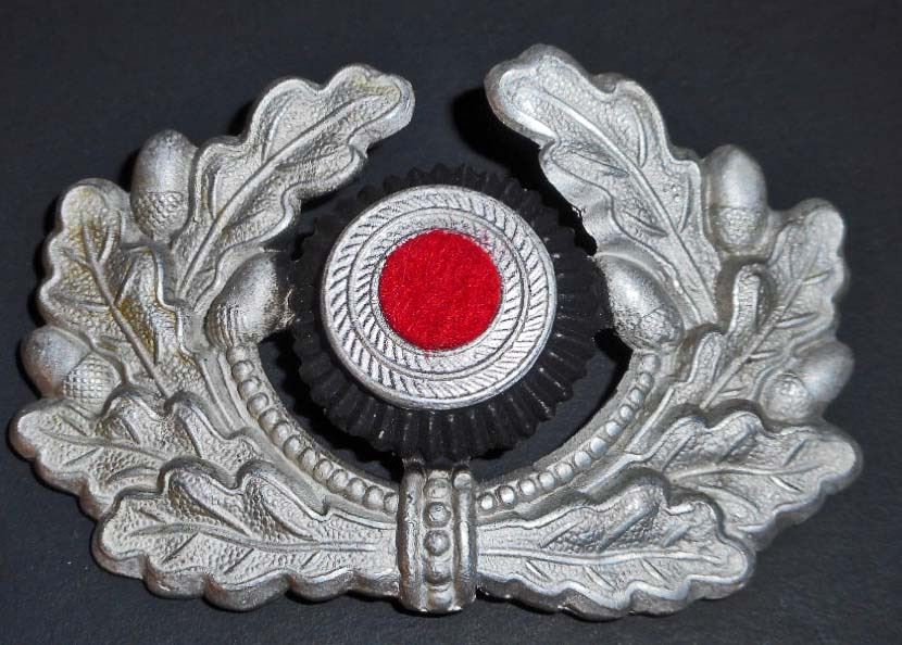 GERMAN NAZI CAP BADGE