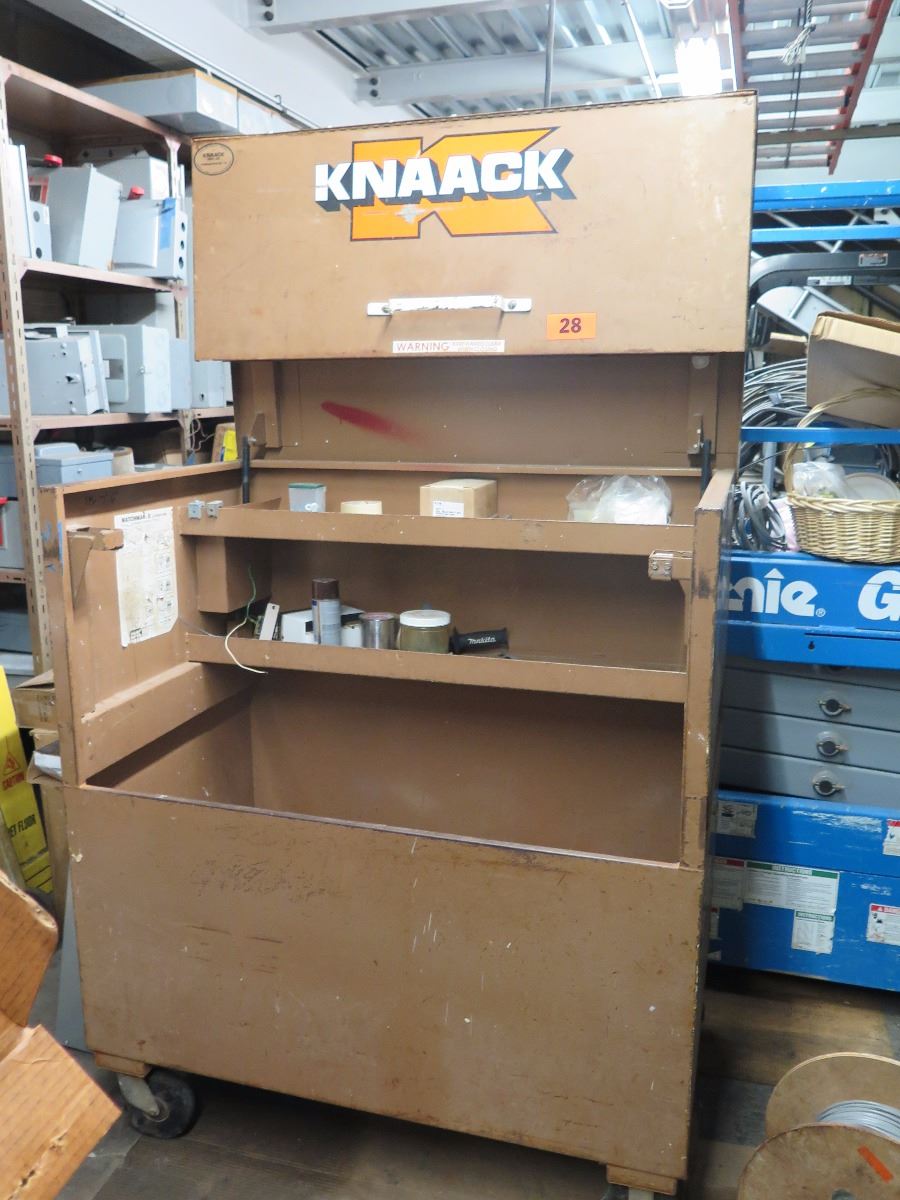 Large Knaack Flat Top Metal Job Box Storage System On Wheels W Shelves large-knaack-flat-top-metal-job-box-storage-system-on-wheels-w-shelves