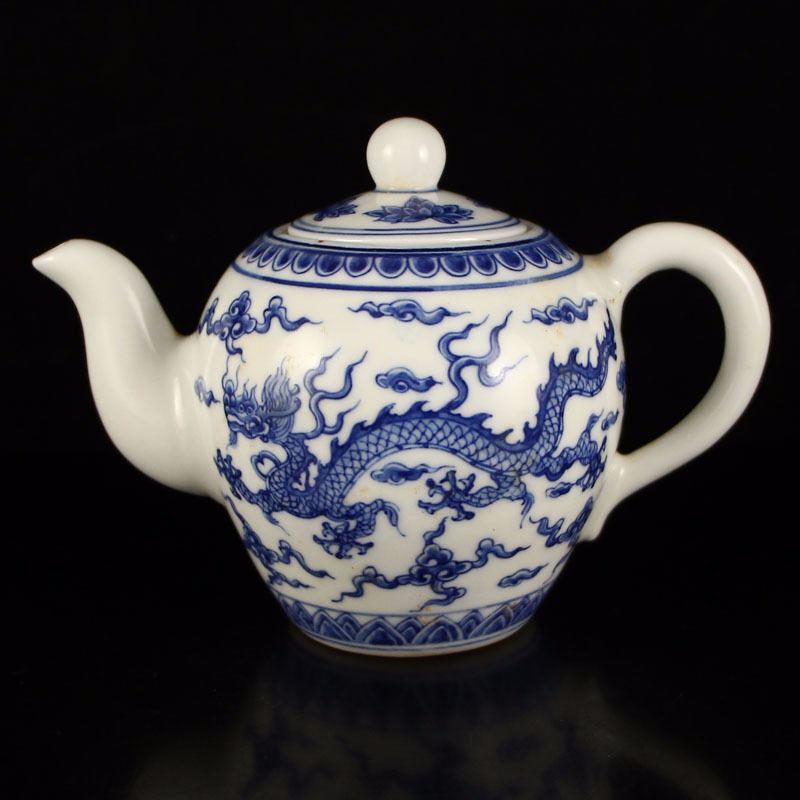 Chinese Ming Dynasty Blue And White Porcelain Tea set. Teapot ,Cups & Plate