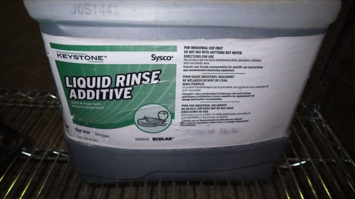 5 JUGS OF ECOLAB ULTR KLENE PLUS JUG OF LIQUID RINSE ADDITIVE