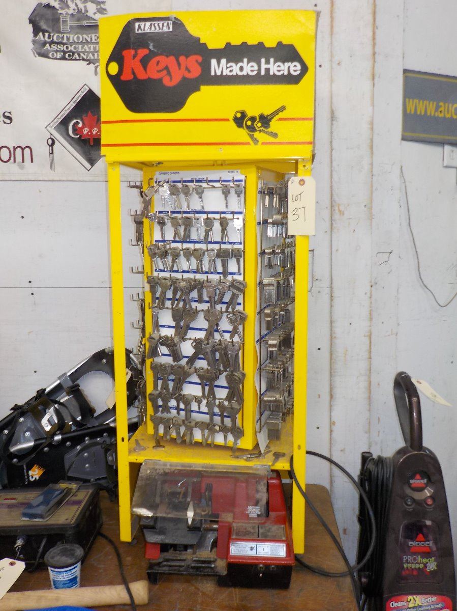 KLASSEN XL9000 AUTOMAIC KEY MACHINE WITH NUMEROUS BLANKS