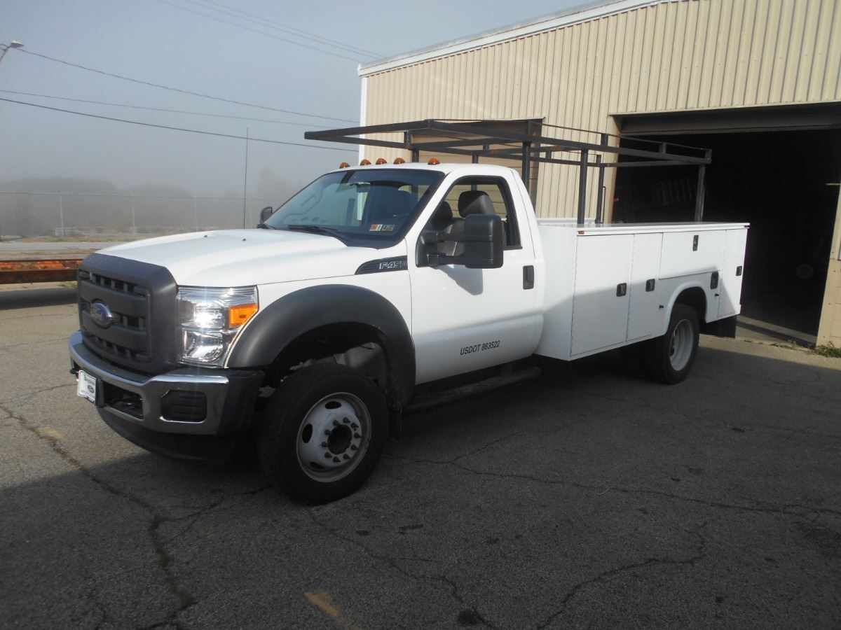 FORD F450 SERVICE TRUCK
