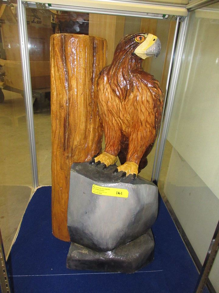 Eagle chainsaw carving