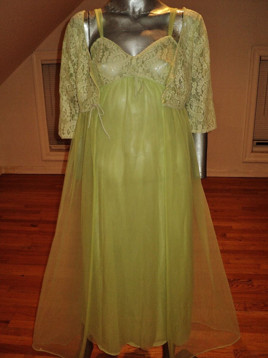 Vintage 1960 Peignoir set antique lime green lace nylon made in USA