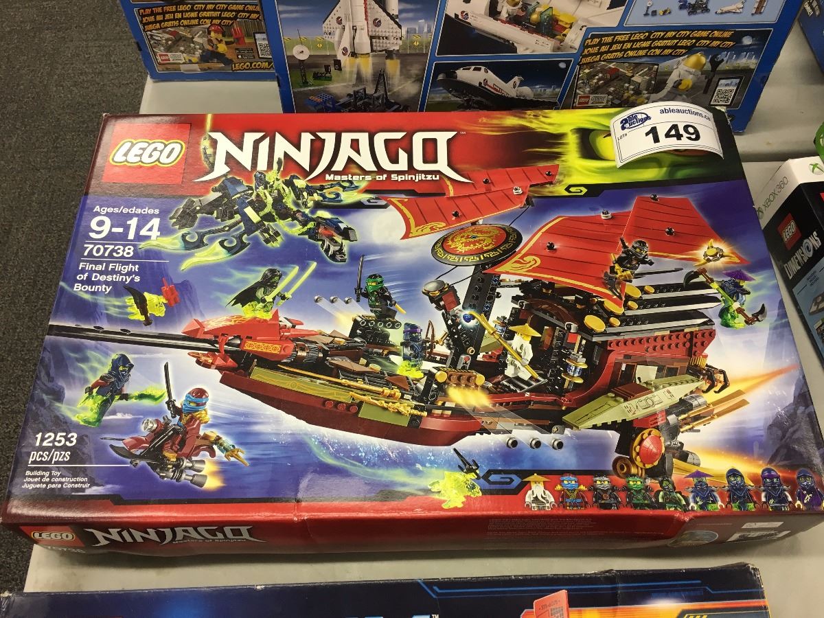 Lego Ninjago Final Flight Of Destinys Bounty 70738 And Lego Nexo Knights