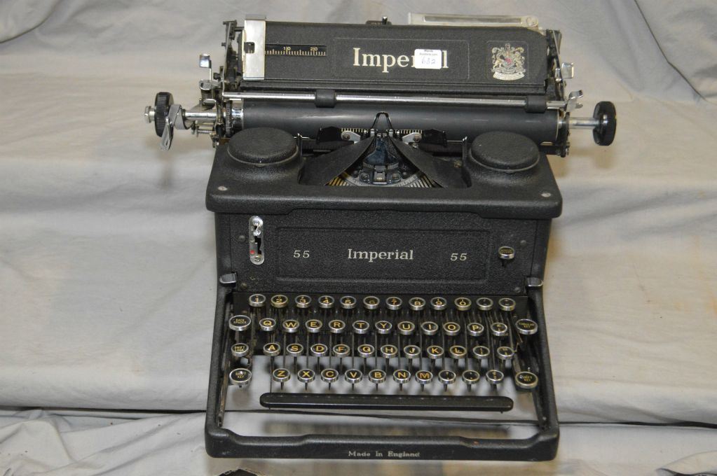 Vintage Imperial Model 55 typewriter circa 1945-1946