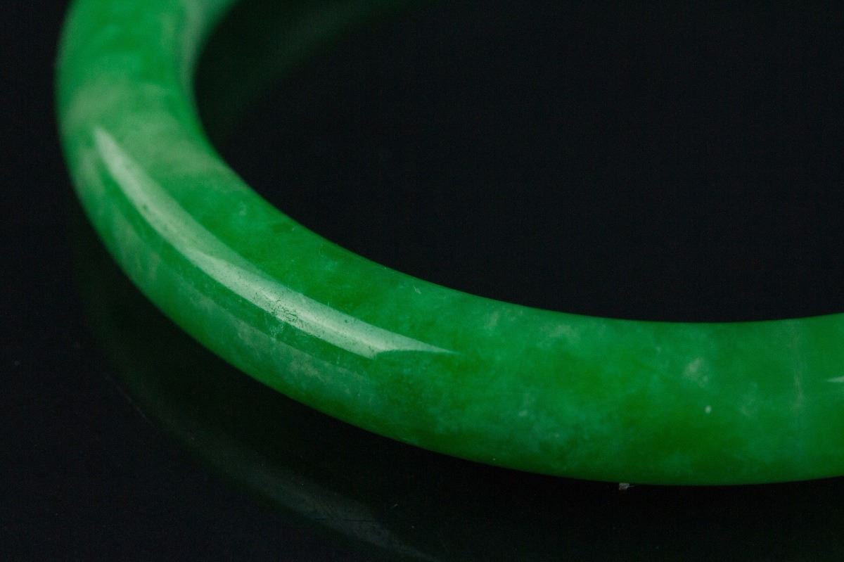 Chinese Imperial Green Jadeite Bangle