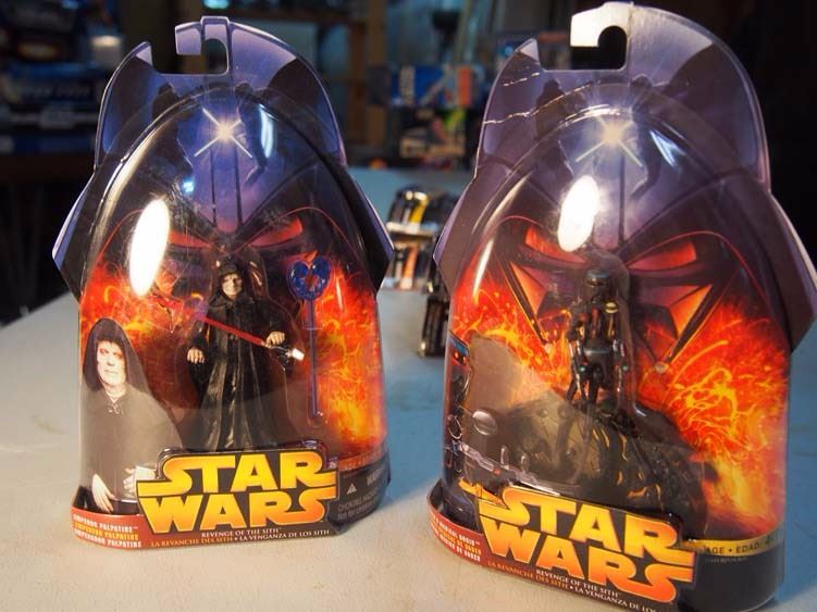 Star Wars Revenge Of The Sith Action Figures 2 Emporer Palpatine Vaders Medical Droid