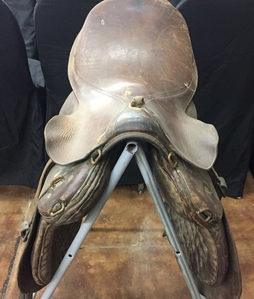 Vintage Officers Military Saddle