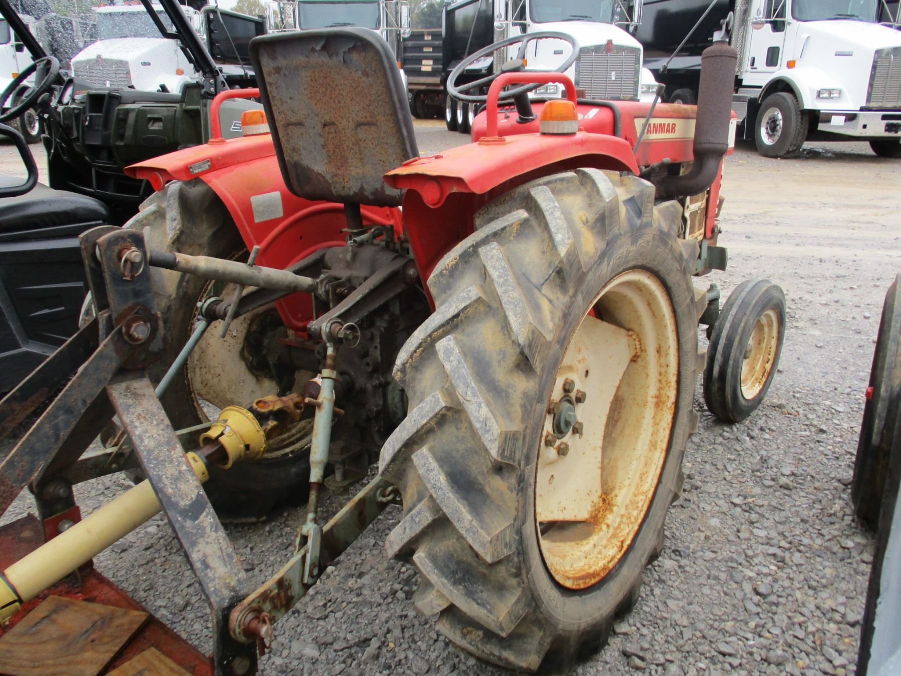 YANMAR YM1700 FARM TRACTOR VIN SN 2TR17 A 3 PTH PTO 9 5 24 TIRES yanmar-ym1700-farm-tractor-vin-sn-2tr17-a-3-pth-pto-9-5-24-tires