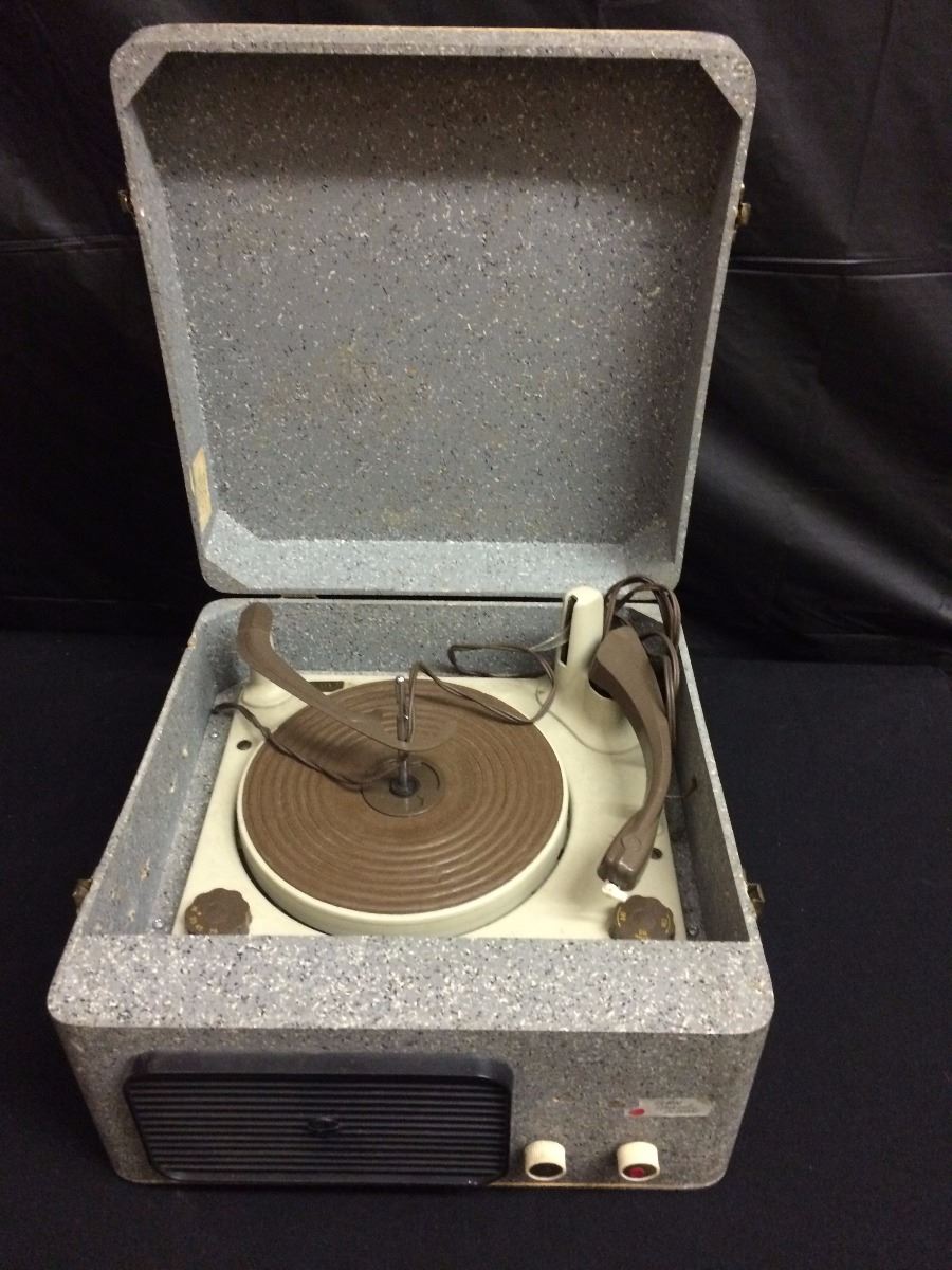 VINTAGE 45'S RECORD PLAYER