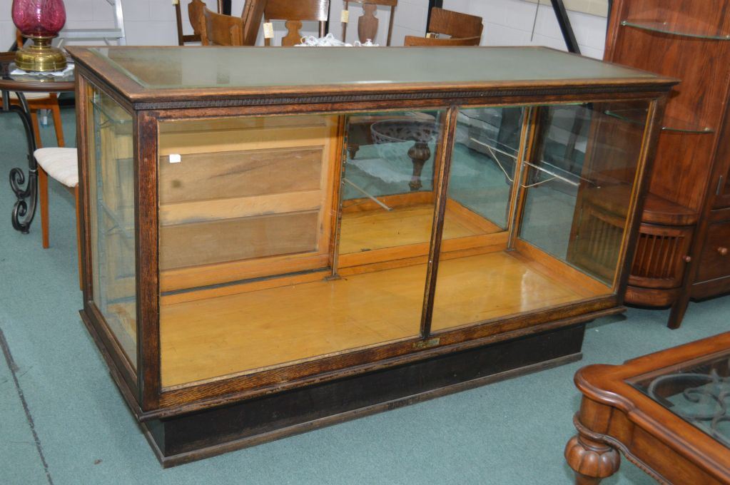 Antique oak and glass counter style display unit, 70 1/2" wide, 26 ...