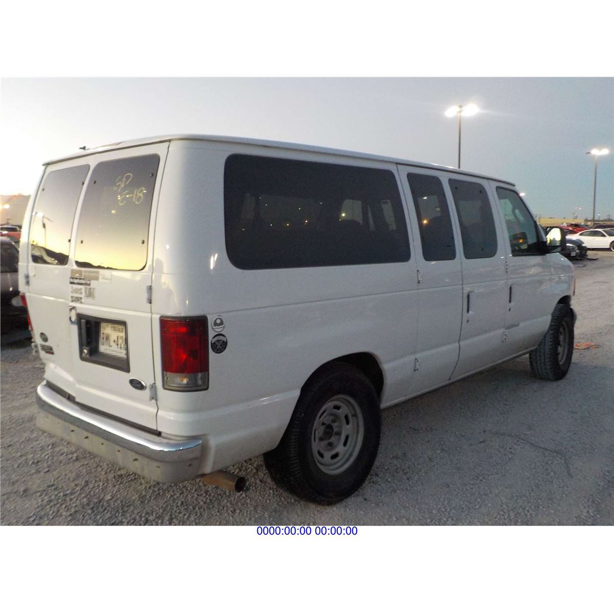 2004 - FORD E150