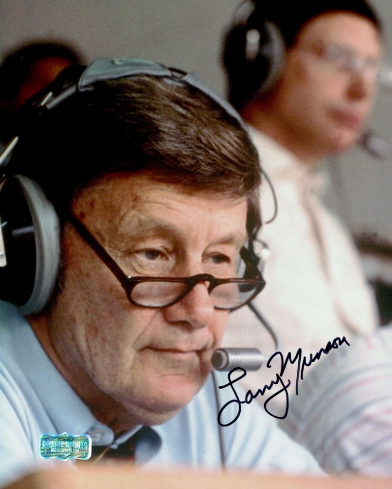 Larry Munson Signed 8x10 Photo (Radtke COA)