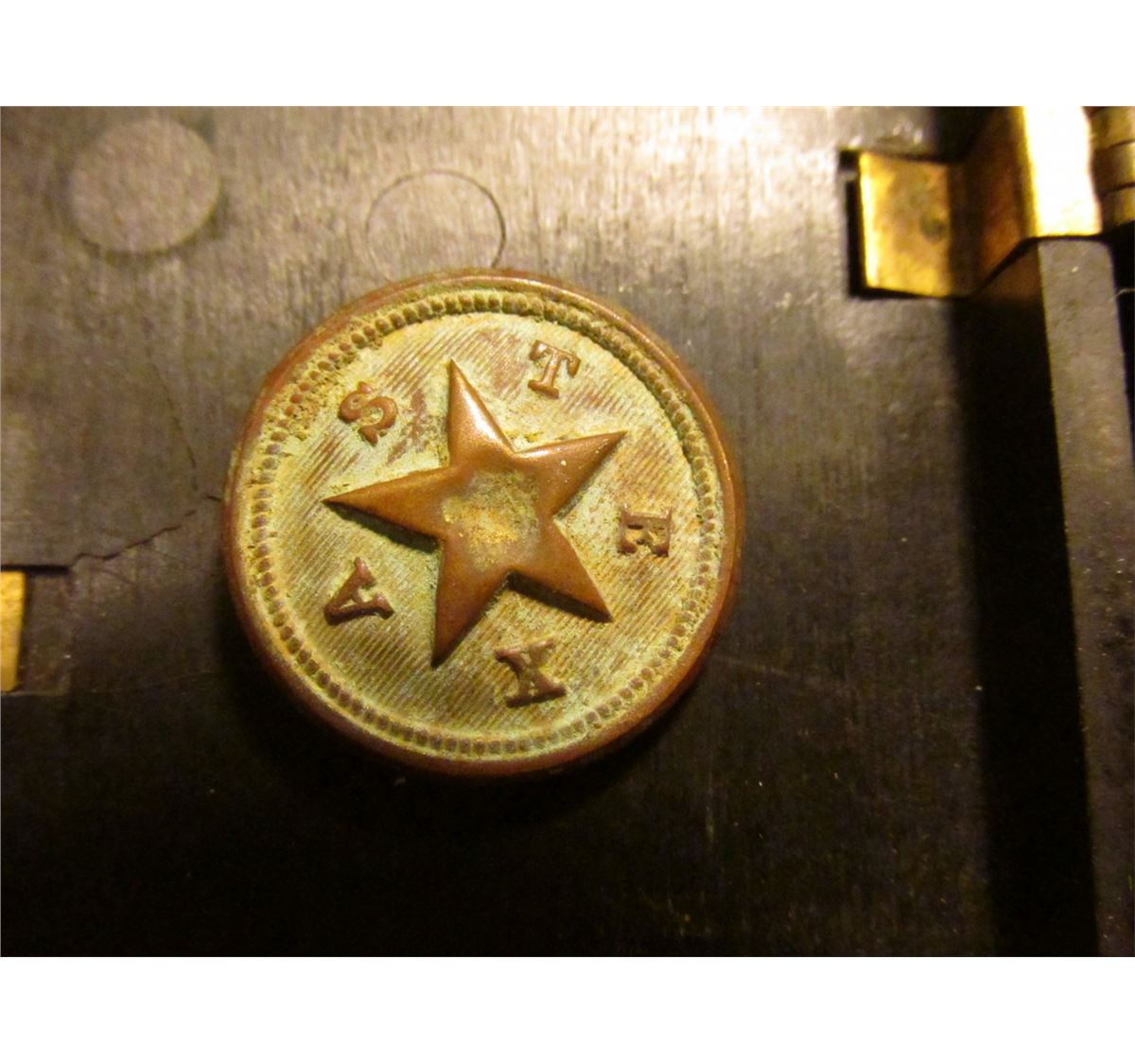 "TEXAS" Civil War Brass Uniform Button. Very Rare! "Waterbury, Ct ...