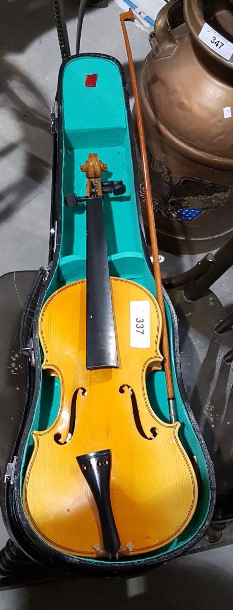 LARK VIOLIN IN CASE