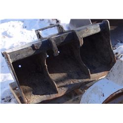 Bobcat X Change excavator grading bucket, 32”