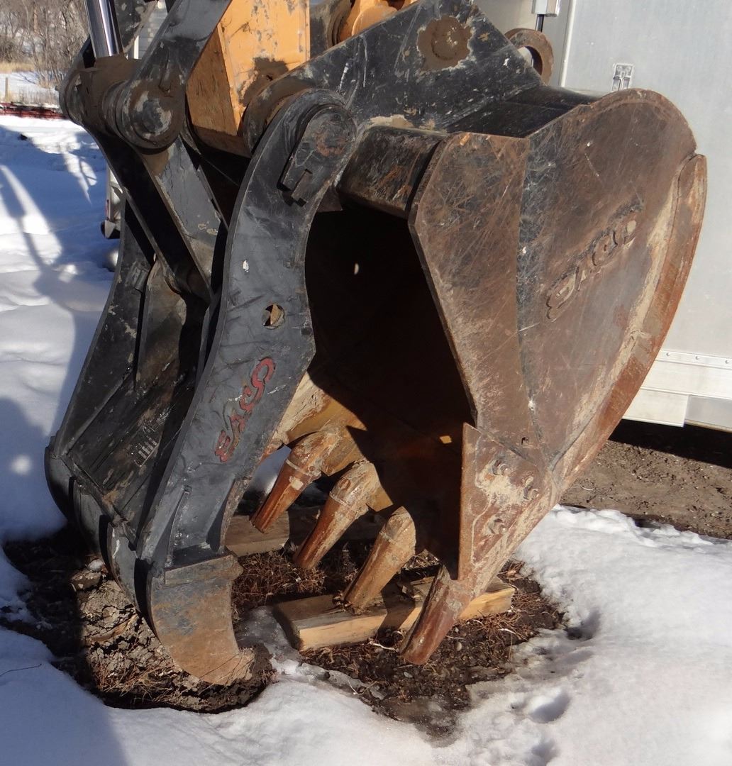 2012 Case CX160B excavator w/Esco 42” bucket & hyd. thumb, 526.6 actual ...