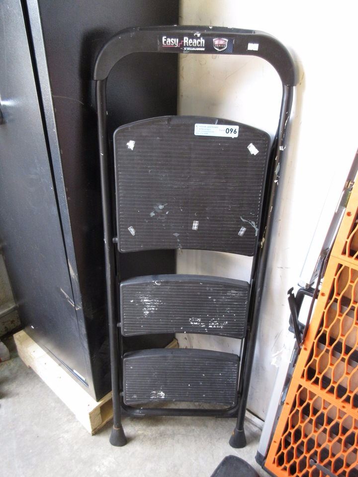 Easy Reach Folding Ladder