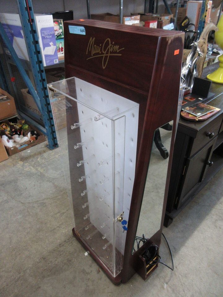 Maui Jim rotating display case