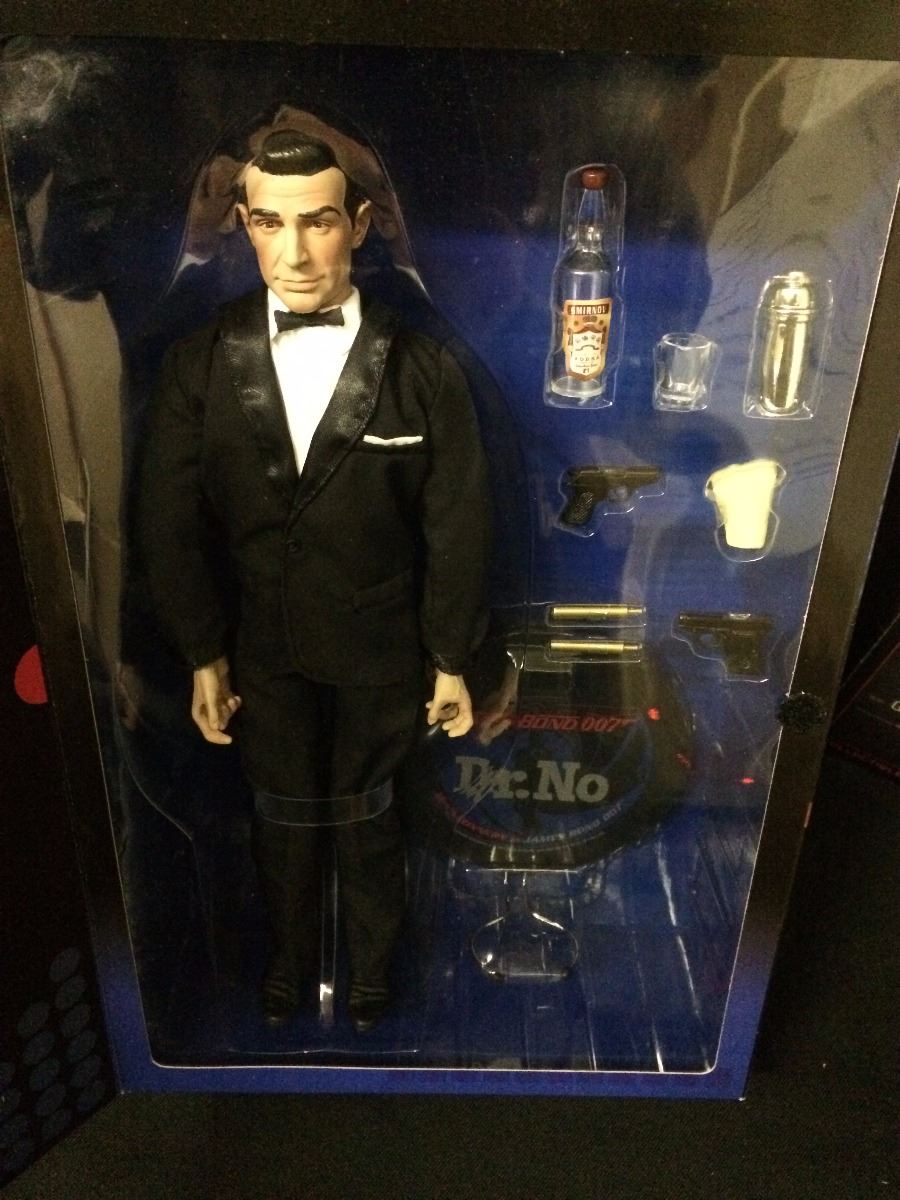 VINTAGE JAMES BOND SIDESHOW COLLECTIBLES IN BOX