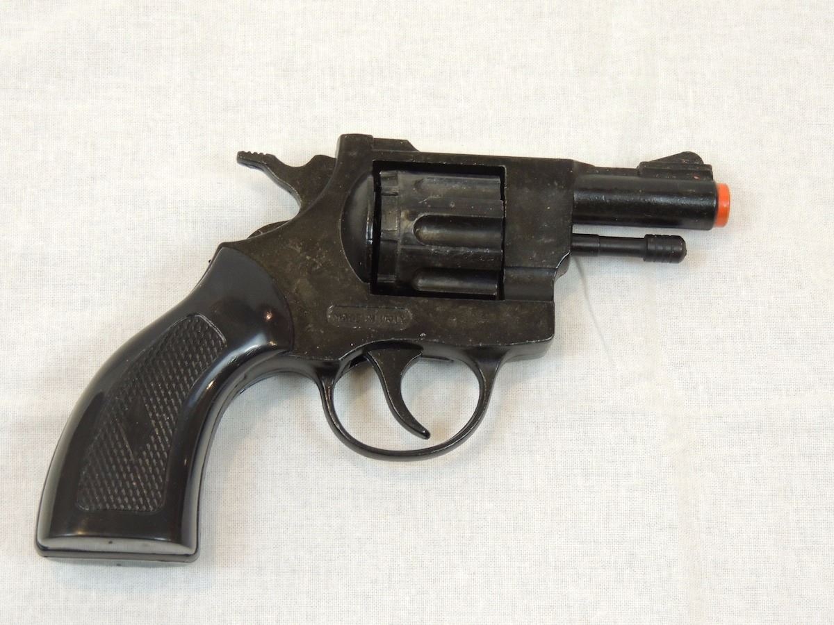 Precise .22 Starter Pistol in box like new w/Winchester blanks