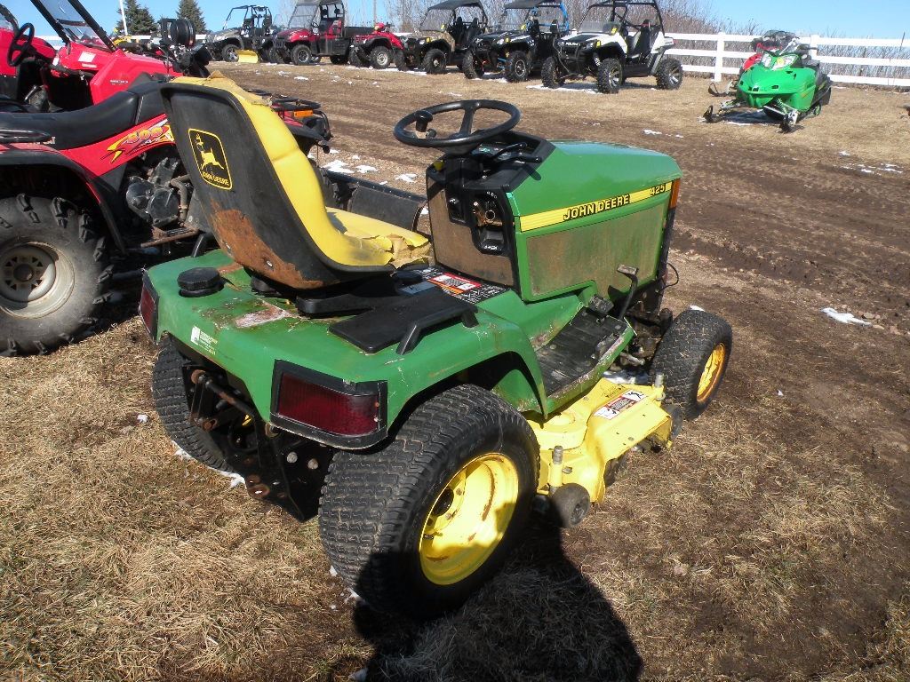 John Deere 425 w/48" deck SN#-M00425A074215